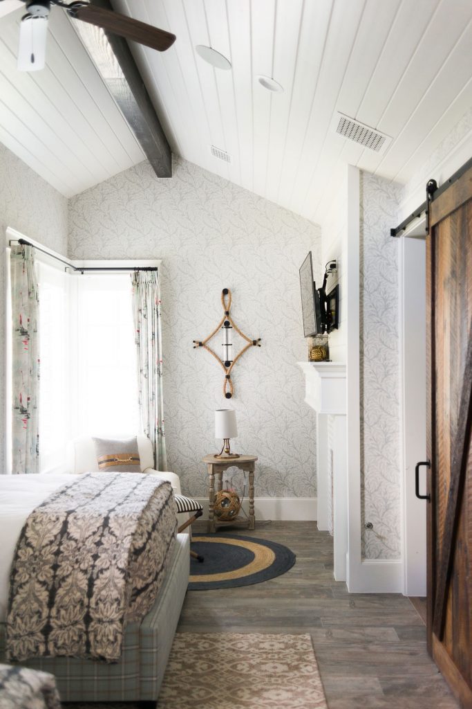 Montgomery - Sunday Home | Tipler